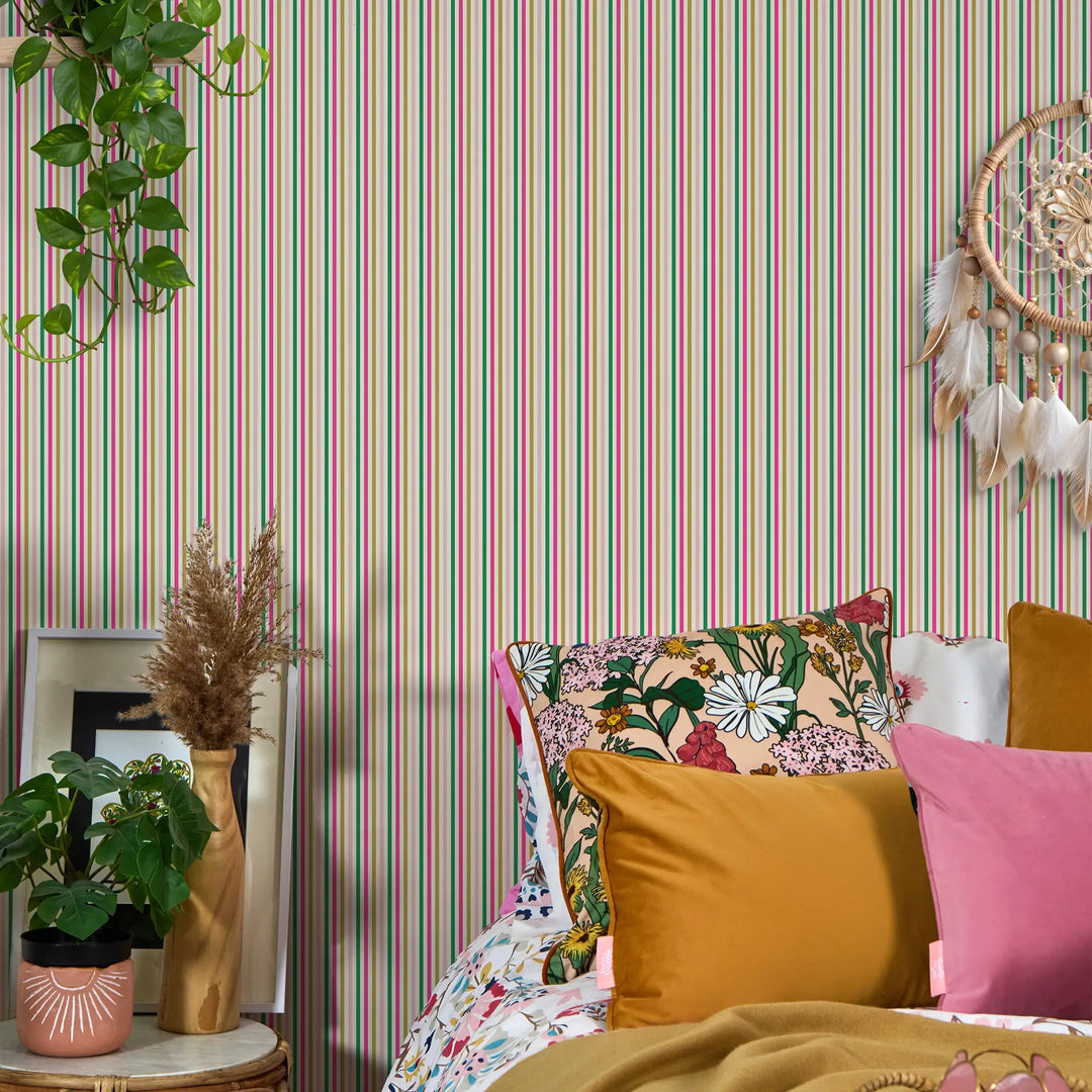 light coloured patterned wallpaper