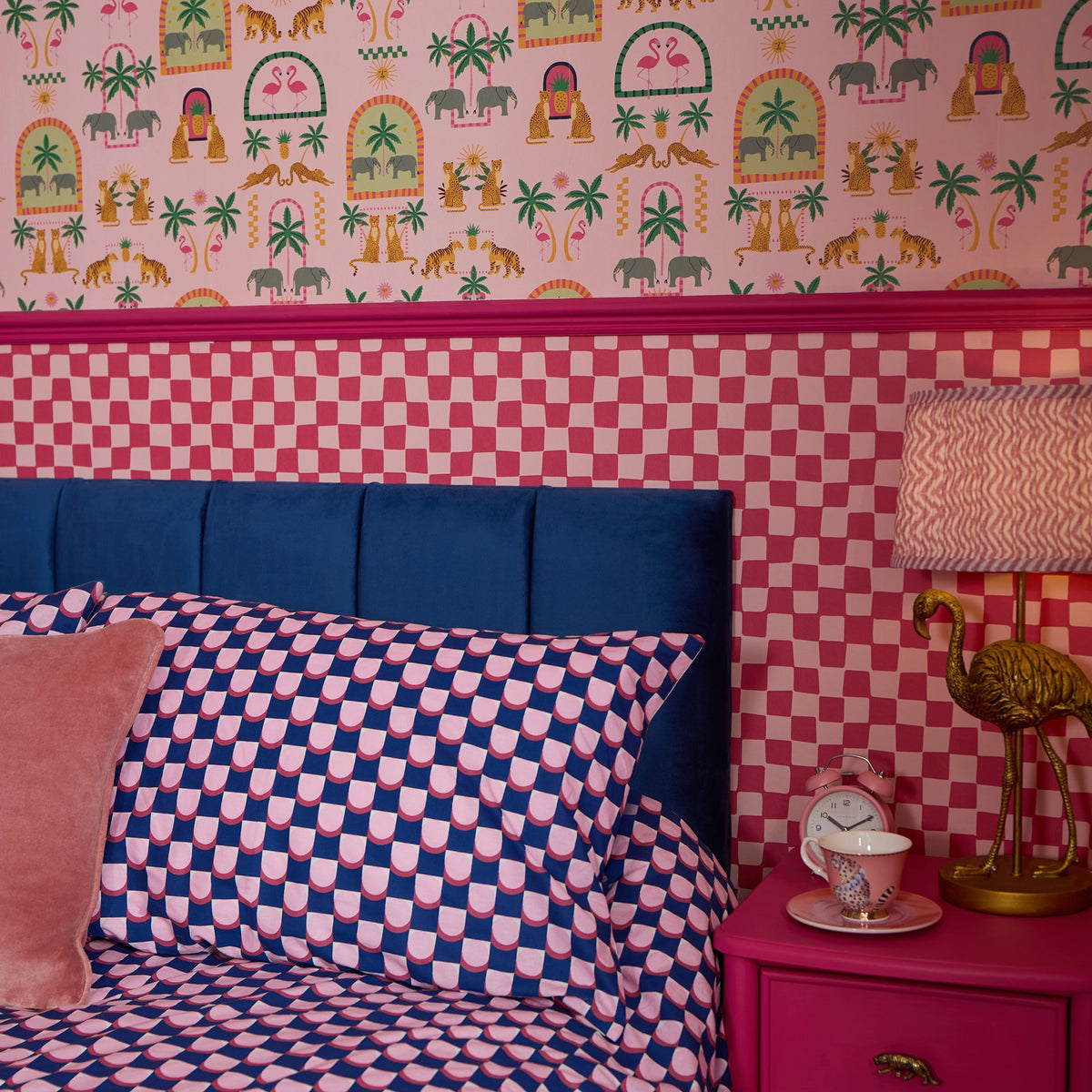 Safari So-Goodie Wallpaper on Pink – Lust Home